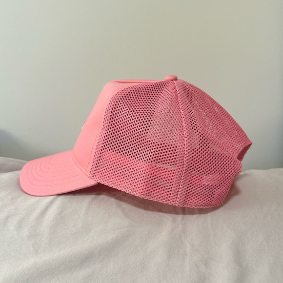 ALO Yoga | Accessories | Alo Yoga District Trucker Hat Baseball Cap ...